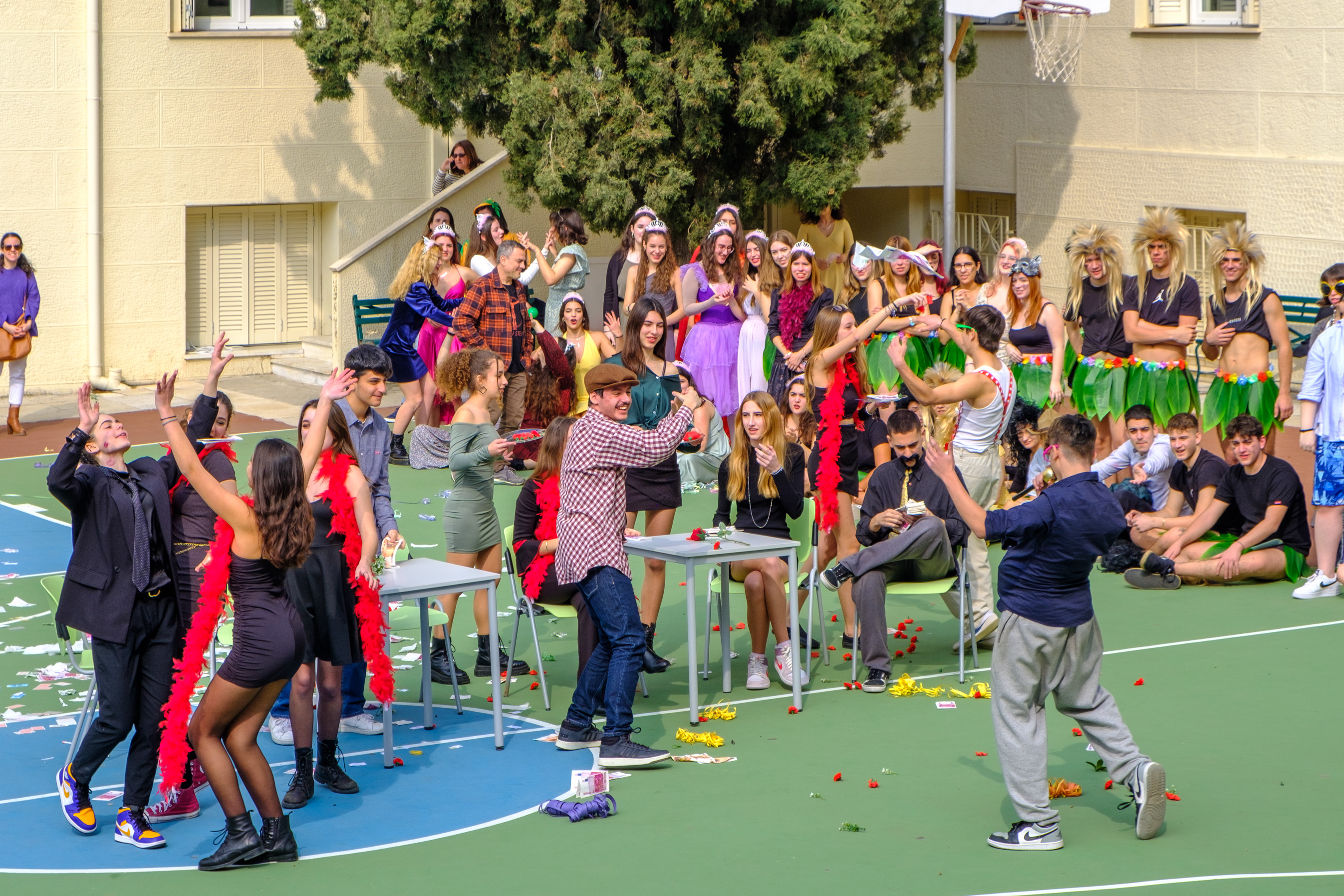 ΓΥΜΝΑΣΙΟ - ΛΥΚΕΙΟ: Vive le carnaval!